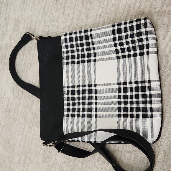 thirty-one | Bags | Thirtyone Plaid Black And White Crossbody Bag ...